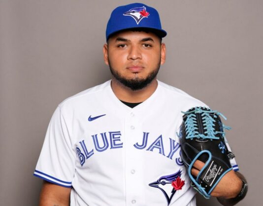 Máximo Castillo: otro venezolano llega las Grandes Ligas - Radio Fe y ...