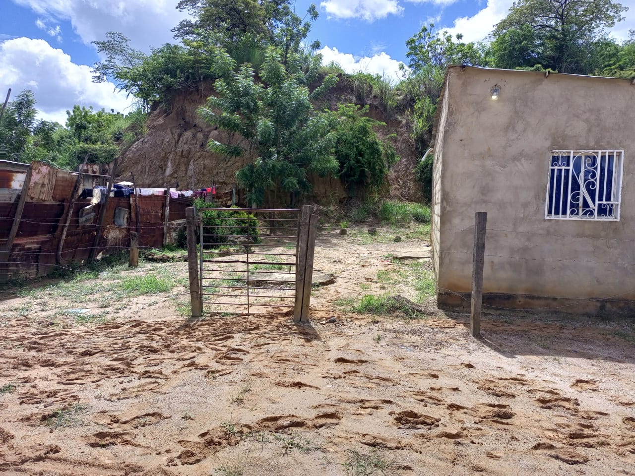 En Las Vegas de Machiques están en riesgo por deslizamientos - Radio Fe ...