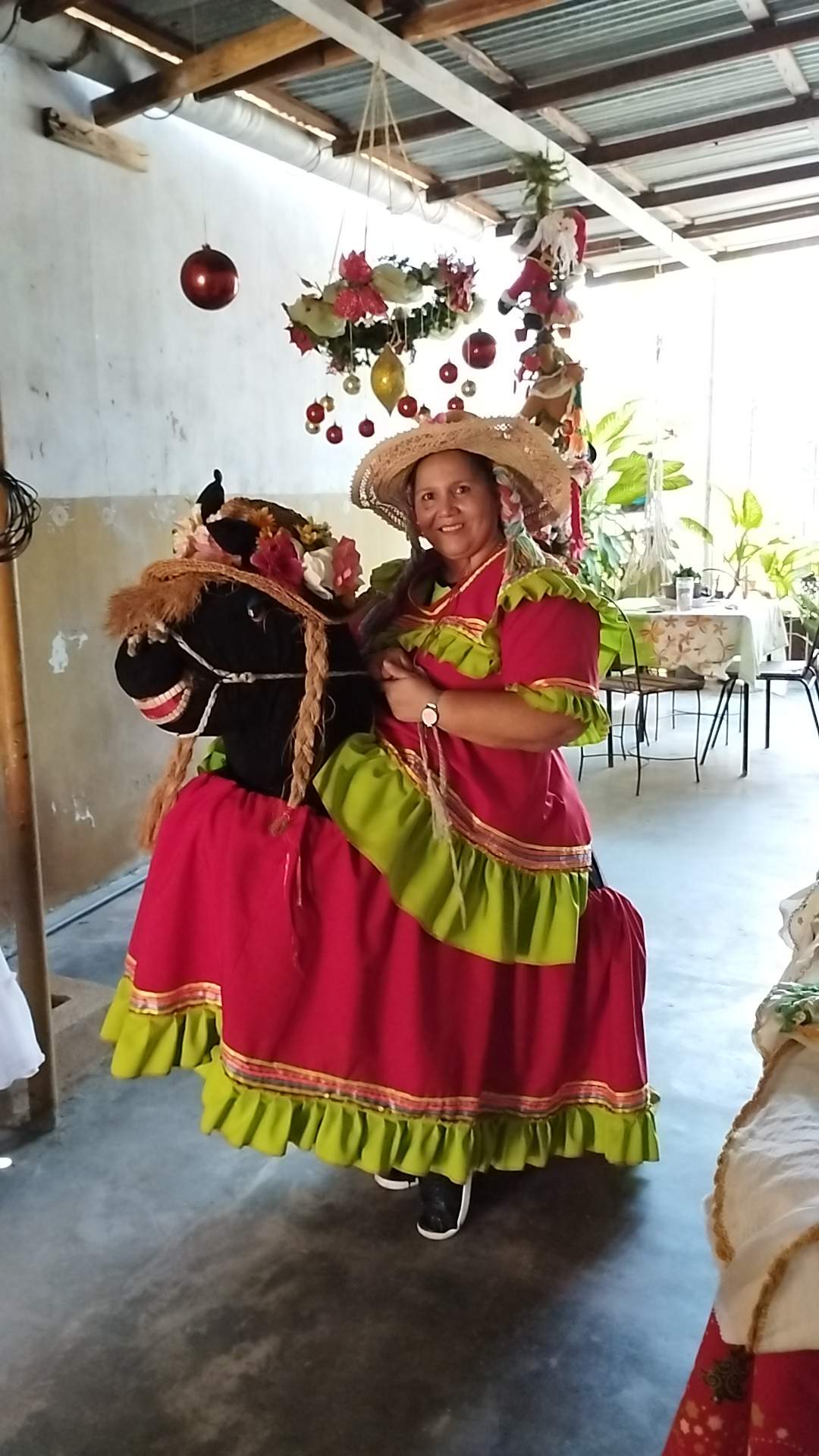 “Wicho er´de Toña” y “Lili” con la burra cada 8S - Radio Fe y Alegría ...
