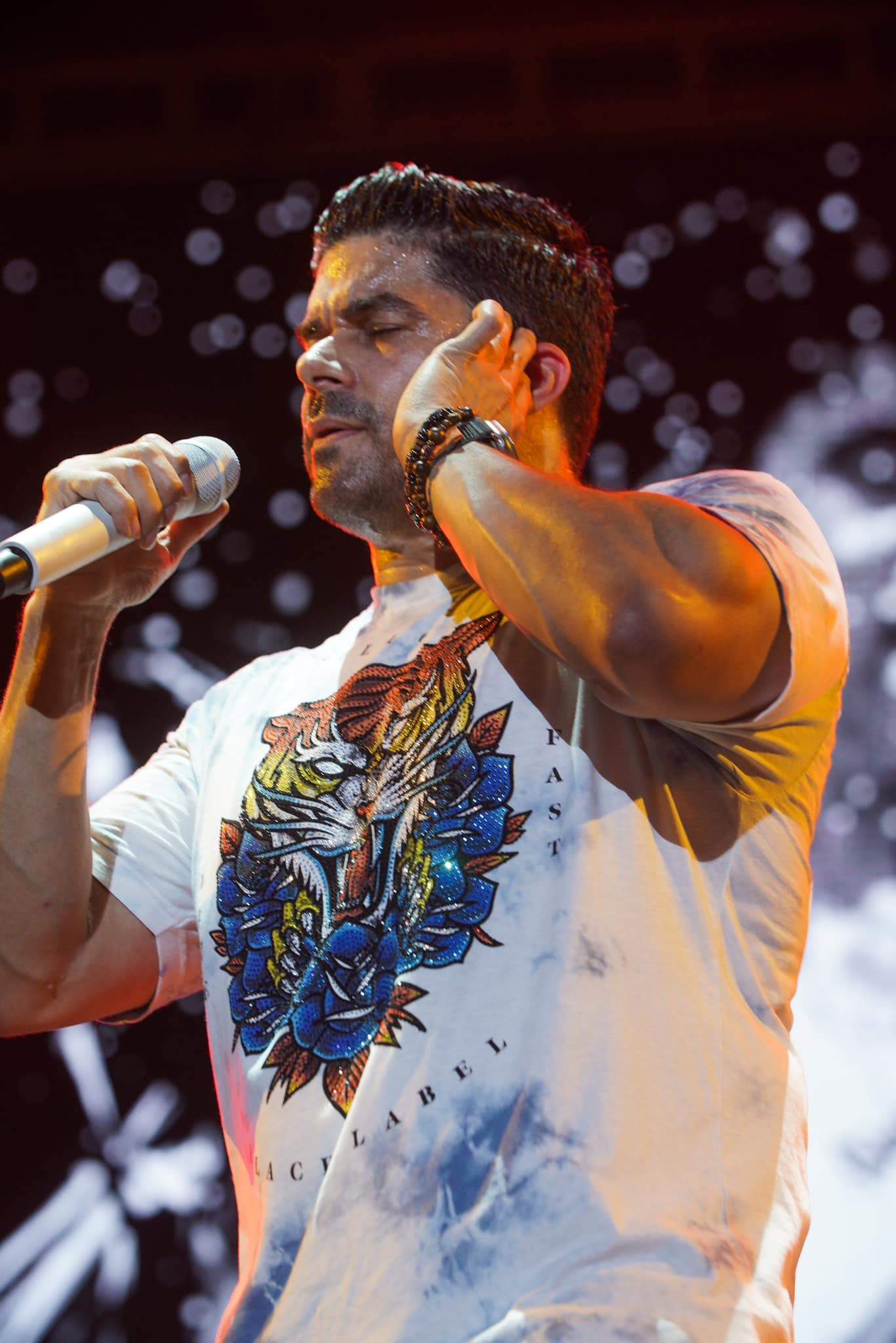 Jerry Rivera cumple 35 años de carrera cantándole al amor