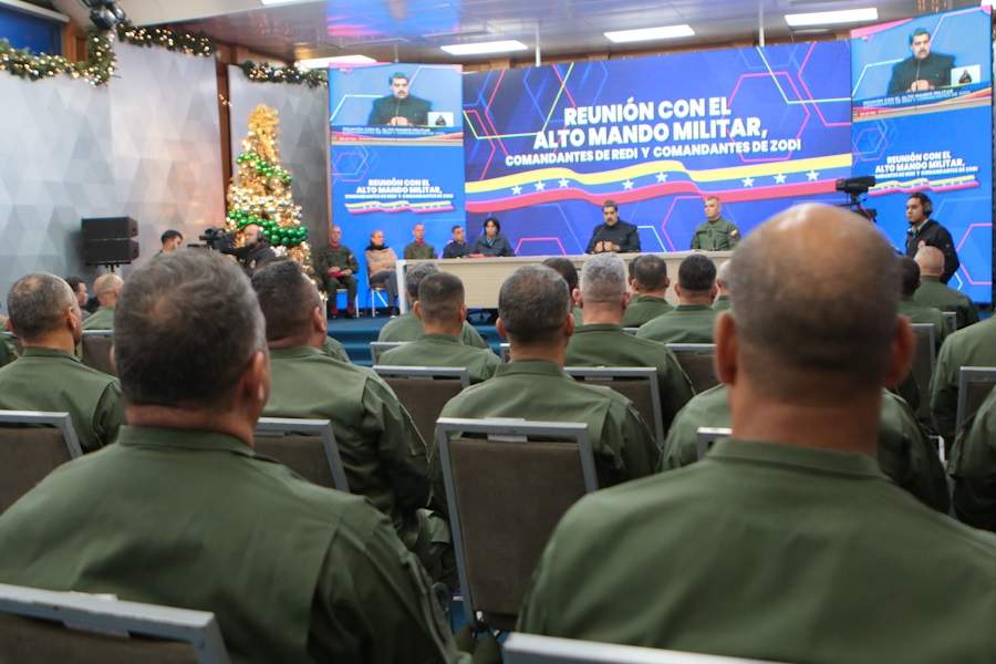 El presidente Nicolás Maduro y el Alto Mando Militar se reunieron