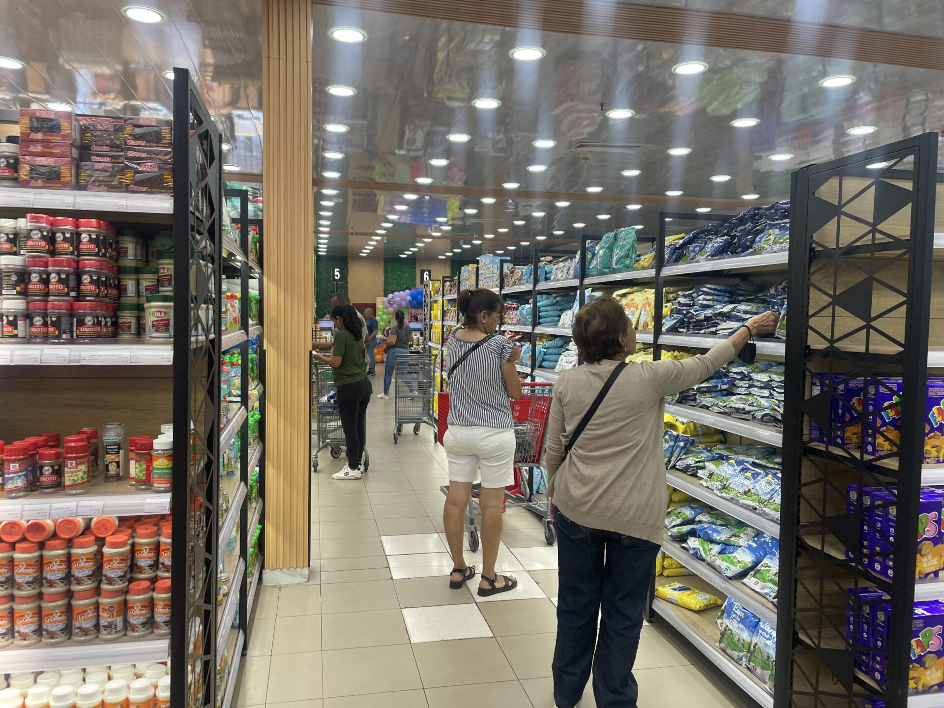 Guayaneses gastan menos 25 dólares semanales en alimentos