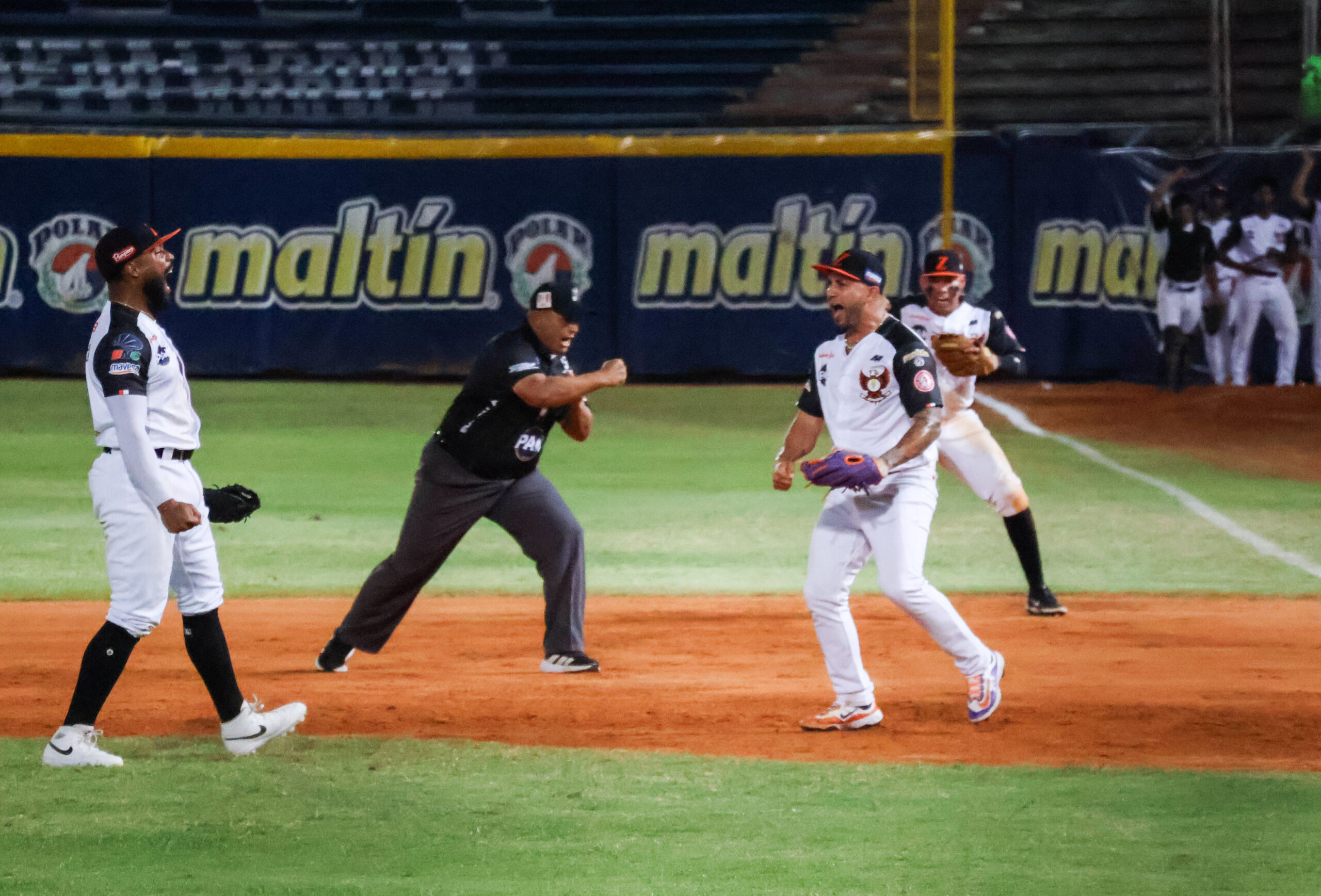 Águilas mantiene el liderato en la semana de feria - Radio Fe y Alegría ...